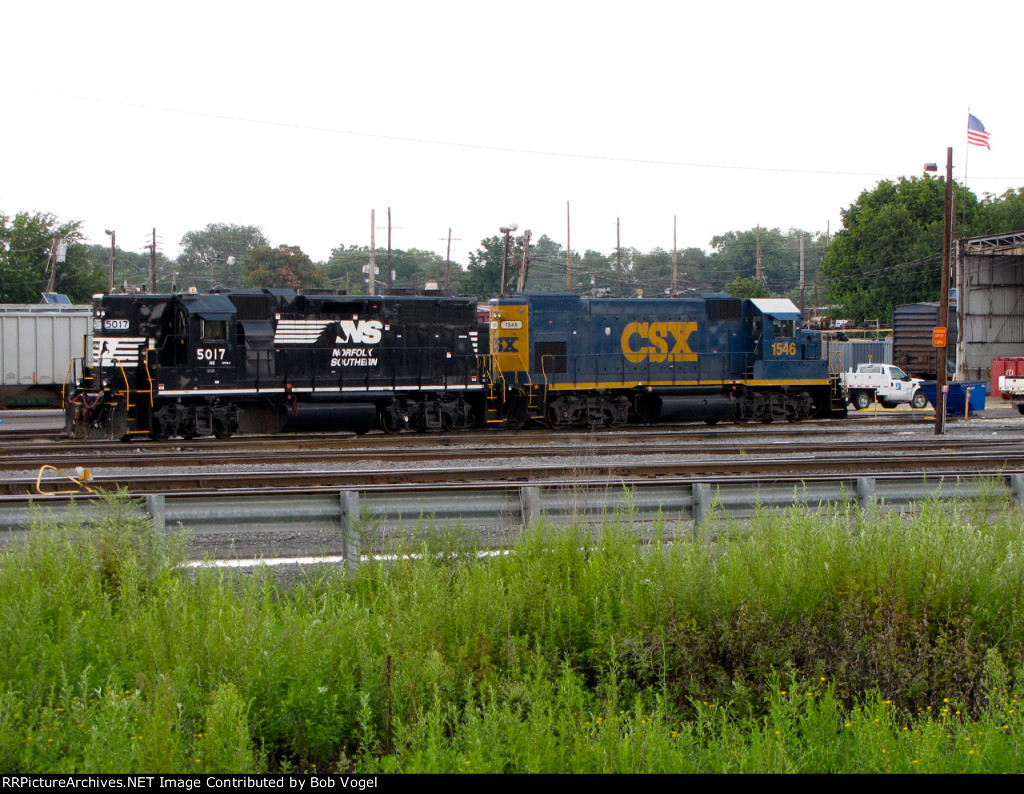 NS 5017 and CSX 1546
